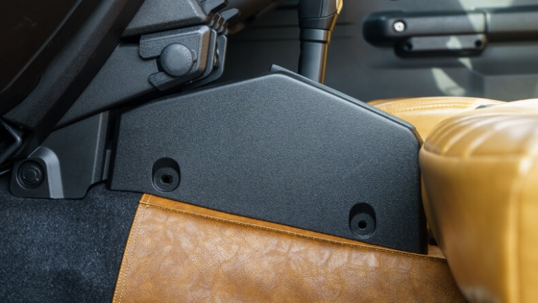 新型ジムニーの光らないシフトポジションをLEDで光るシフトゲートパネル取り付け！星光産業（EXEA）お手軽カスタム | JIMKENブログ