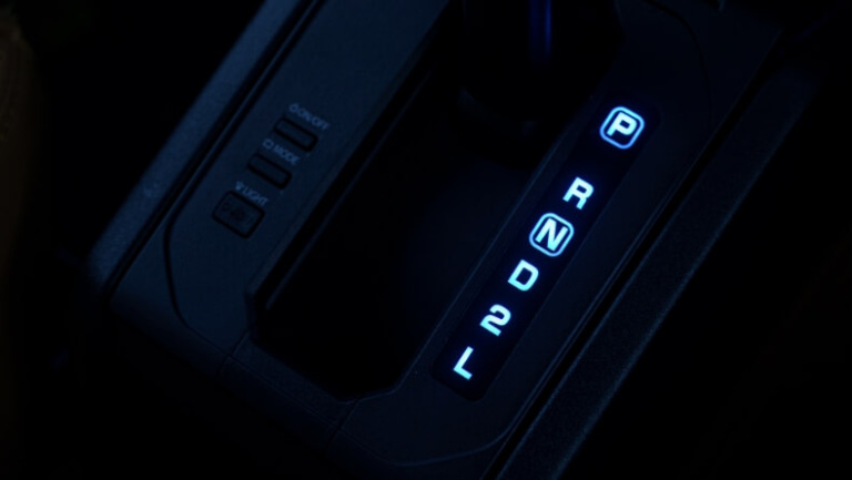 新型ジムニーの光らないシフトポジションをLEDで光るシフトゲートパネル取り付け！星光産業（EXEA）お手軽カスタム | JIMKENブログ